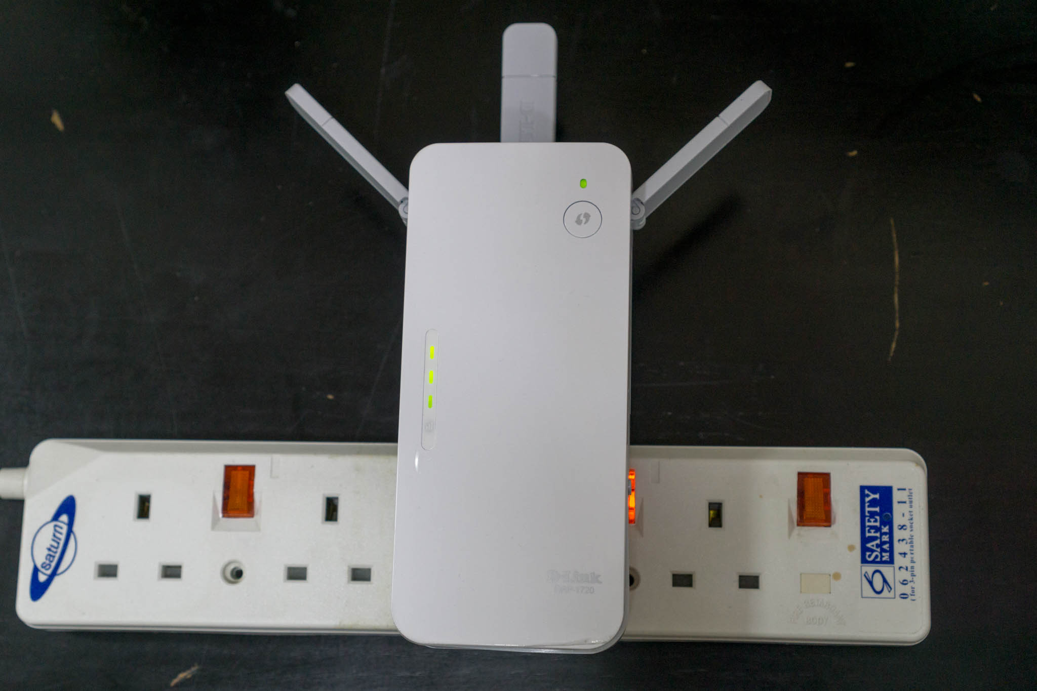 D-Link DAP-1720 Wi-Fi Range Extender Review – Zit Seng's Blog