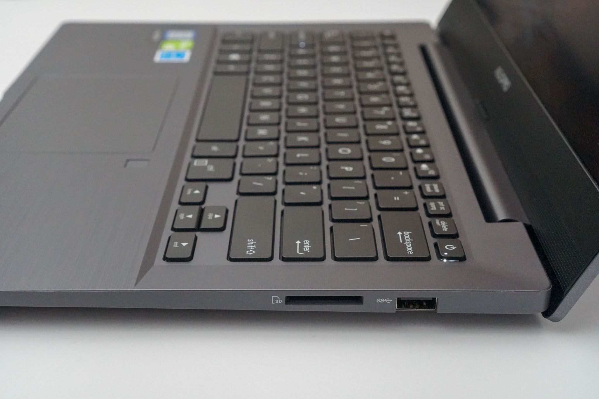 ASUSPRO P5440 Notebook Review – Zit Seng's Blog