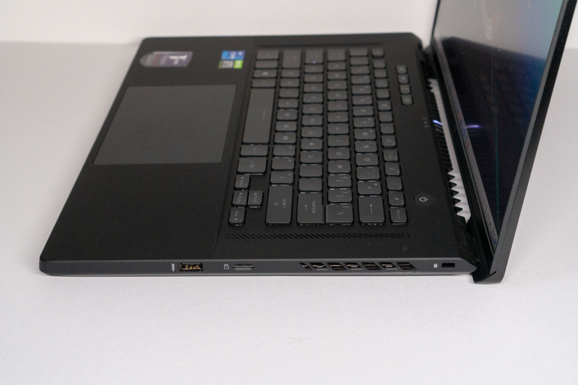 ASUS ROG Zephyrus M16 Review – Zit Seng's Blog