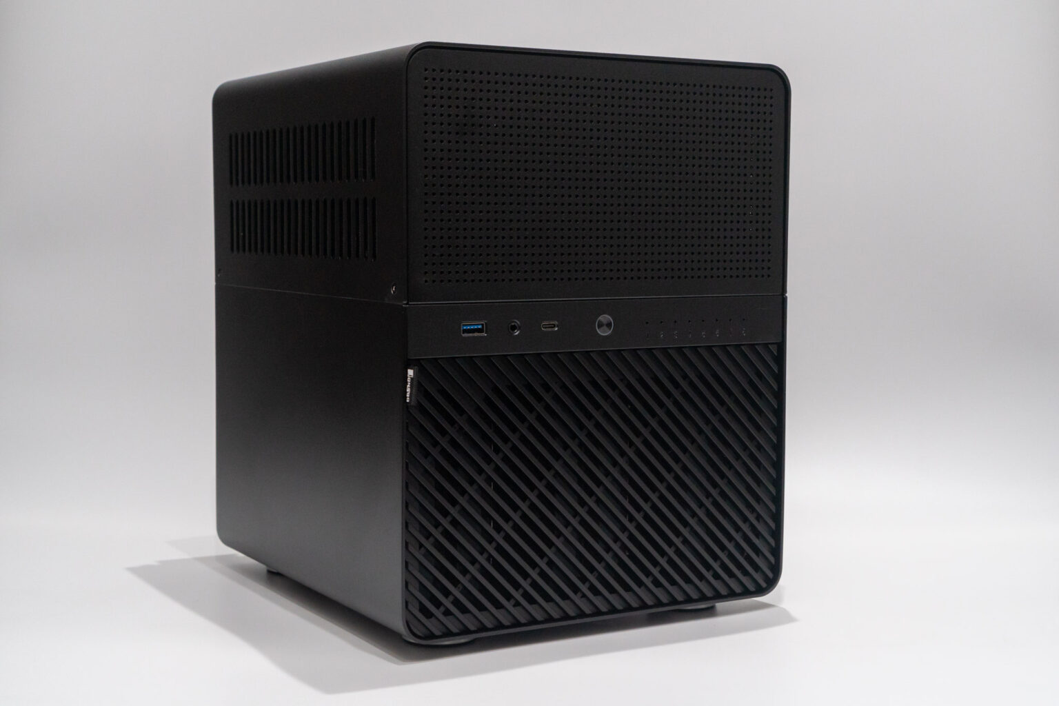 Ultimate 2025 NAS Build – Zit Seng's Blog