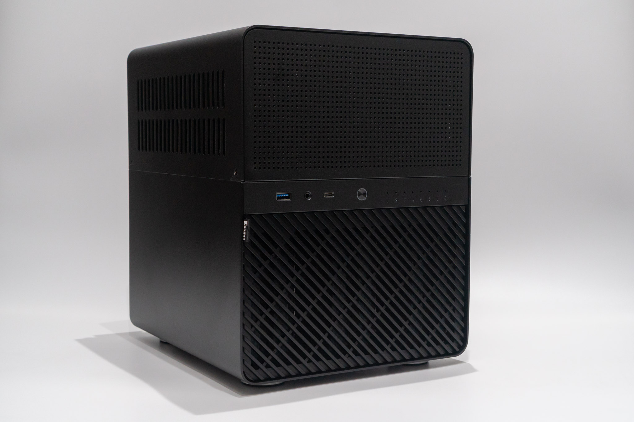 Ultimate 2025 NAS Build – Zit Seng's Blog