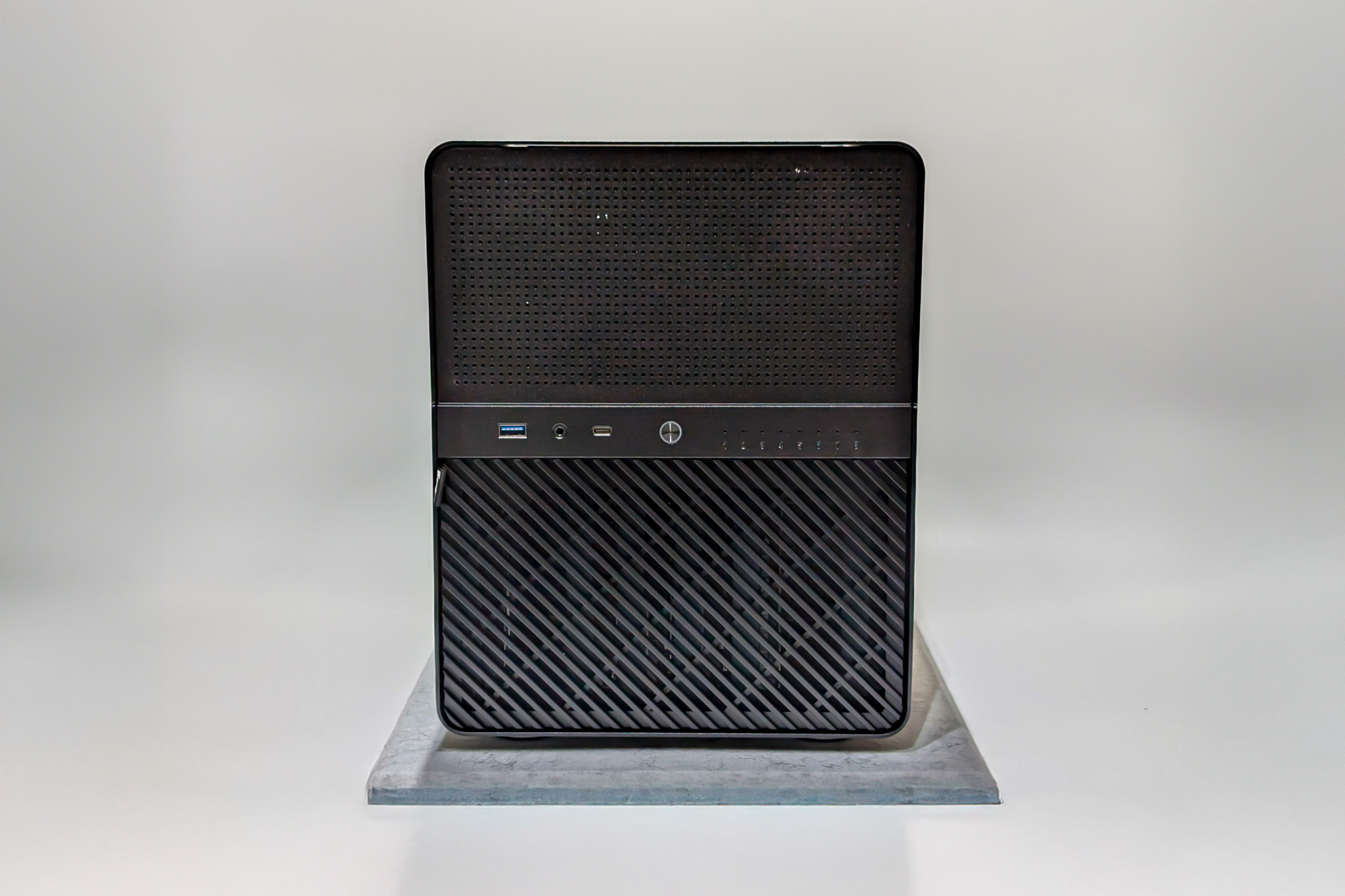 Jonsbo N3 8-Bay NAS Case – Zit Seng's Blog