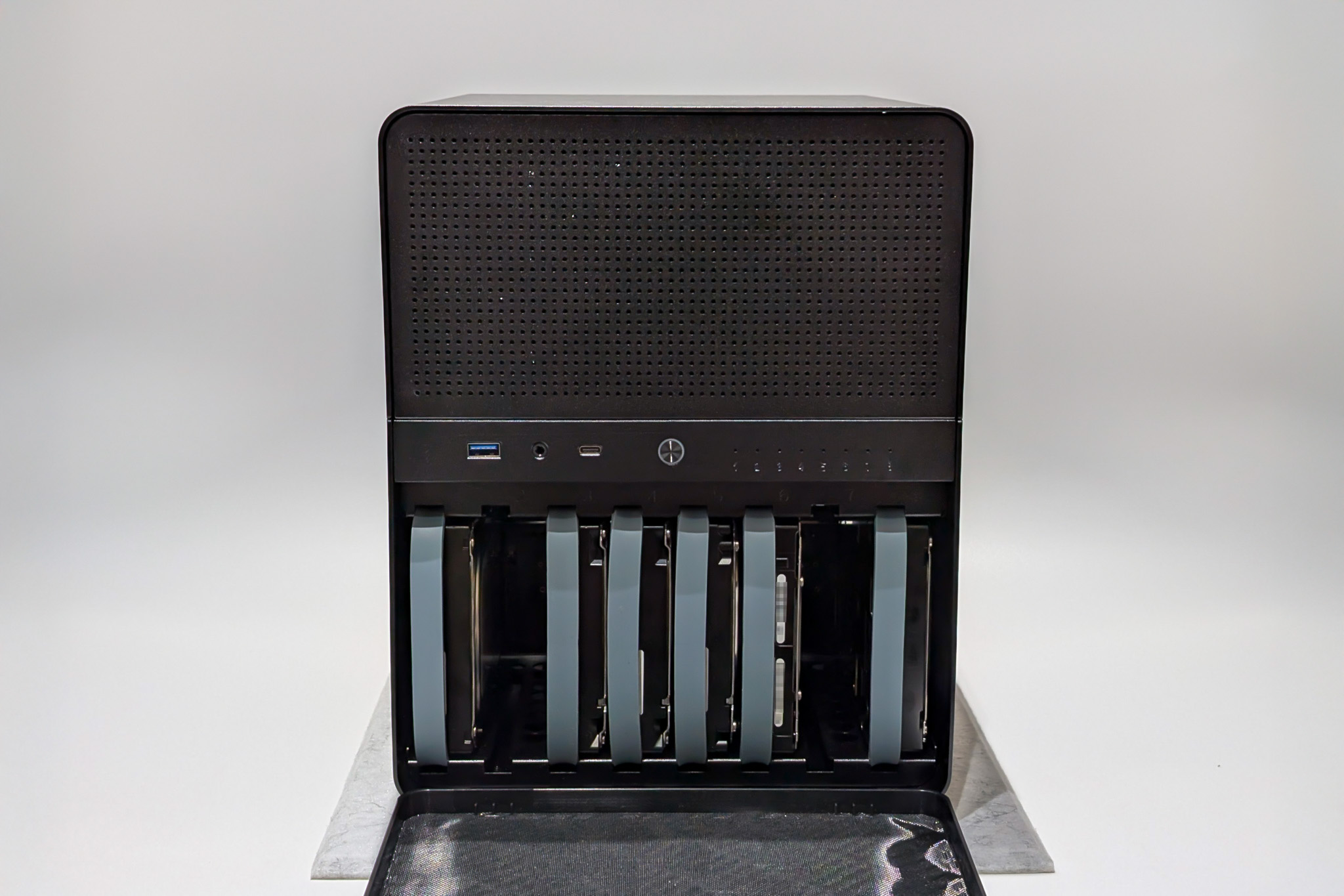 Jonsbo N3 8-Bay NAS Case – Zit Seng's Blog